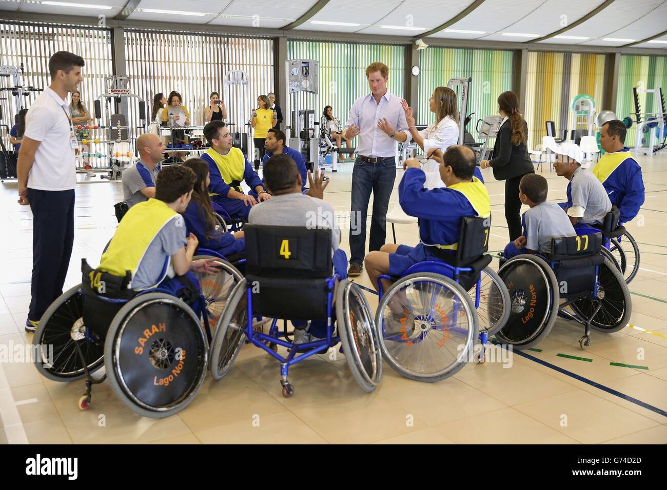 Prince Harry chats to patients in the Rede Sarah Hospital for ...