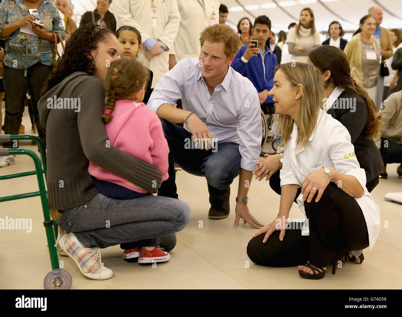 Prince Harry meets patients in the Rede Sarah Hospital for Neurological ...