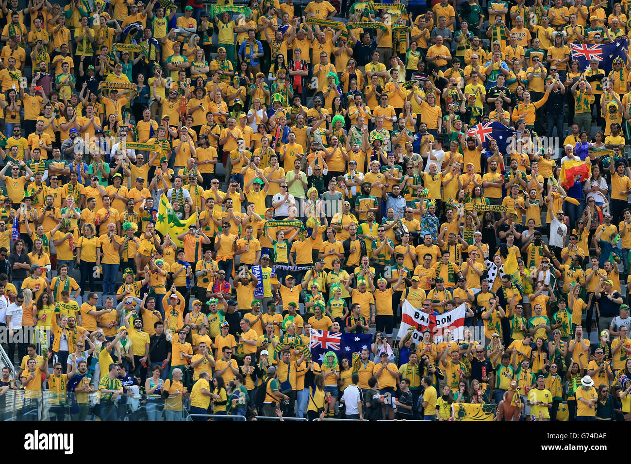 Australia soccer fans hi-res stock photography and images - Alamy