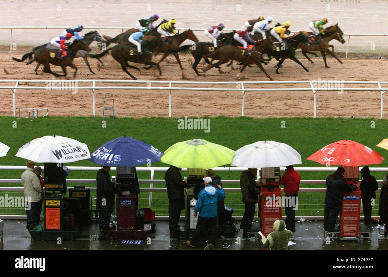 Horse racing from wolverhampton hi-res stock photography and images - Alamy