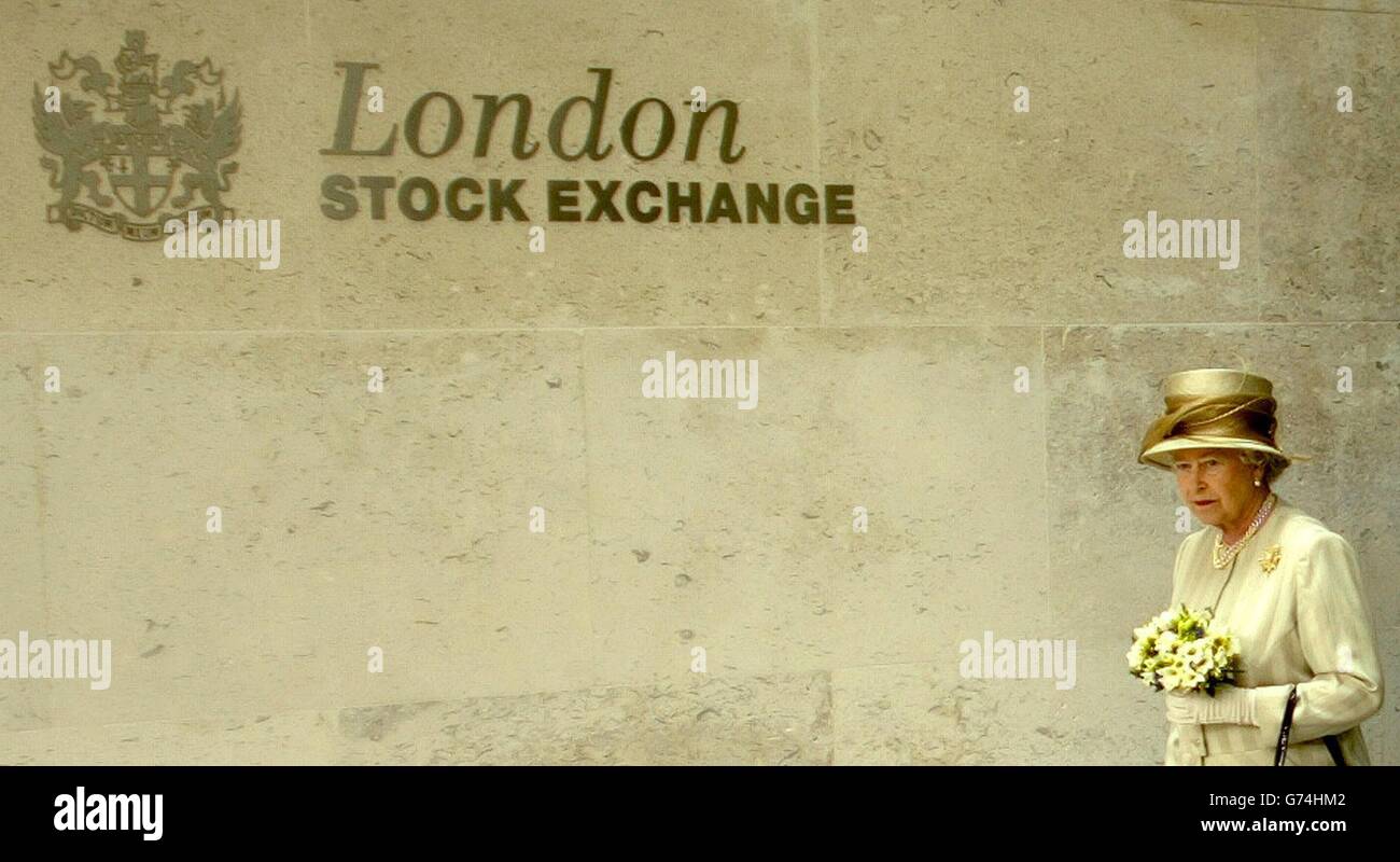 Queen Elizabeth II opens new Stock Exchange building Stock Photo - Alamy