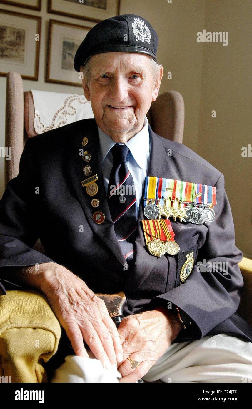 A royal navy stoker hi-res stock photography and images - Alamy