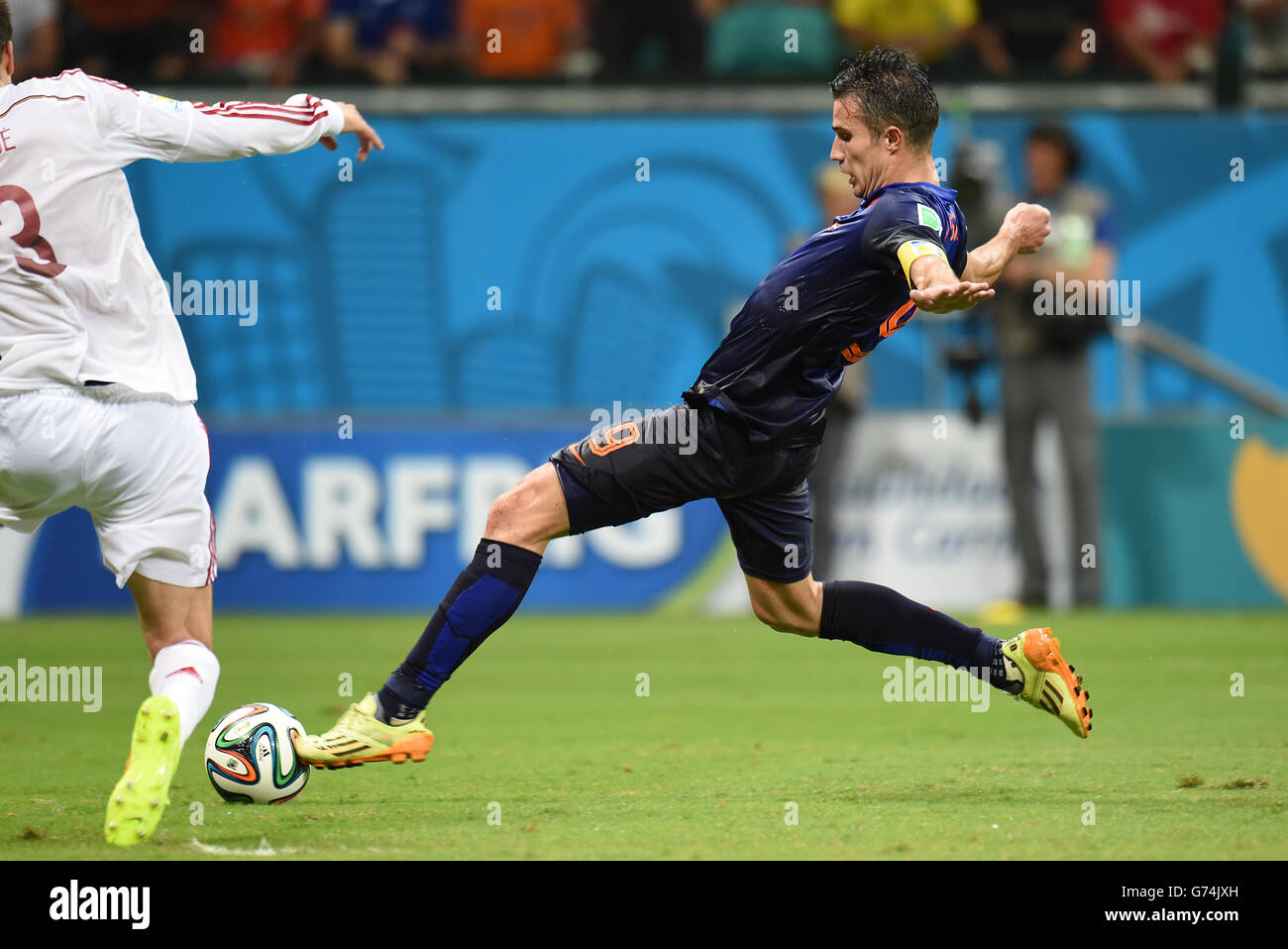 Soccer - FIFA World Cup 2014 - Group B - Spain v Netherlands - Arena ...