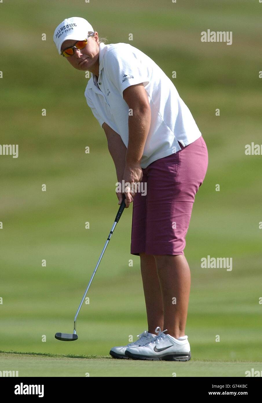 Englan's Karen Stupple putts on the 16th hole in the third day in the ...