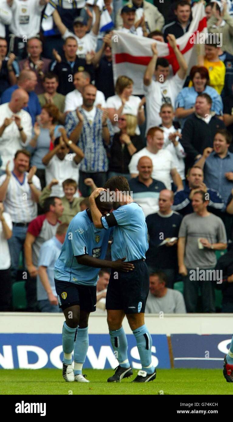 Leeds Team Celebrating High Resolution Stock Photography and Images - Alamy