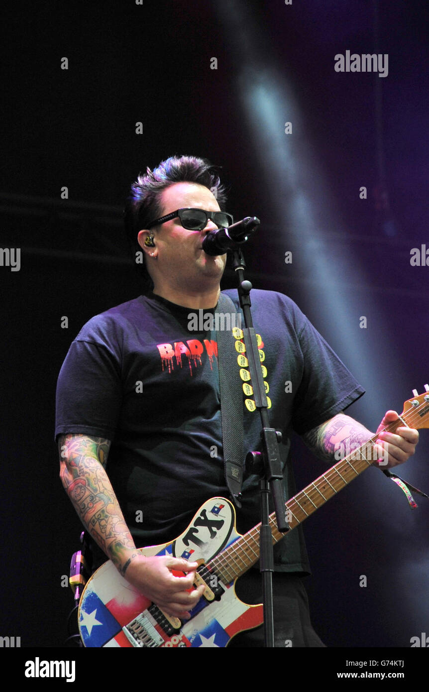 Download Festival 2014 - Day Two - Donington Park. Jaret Reddick of ...