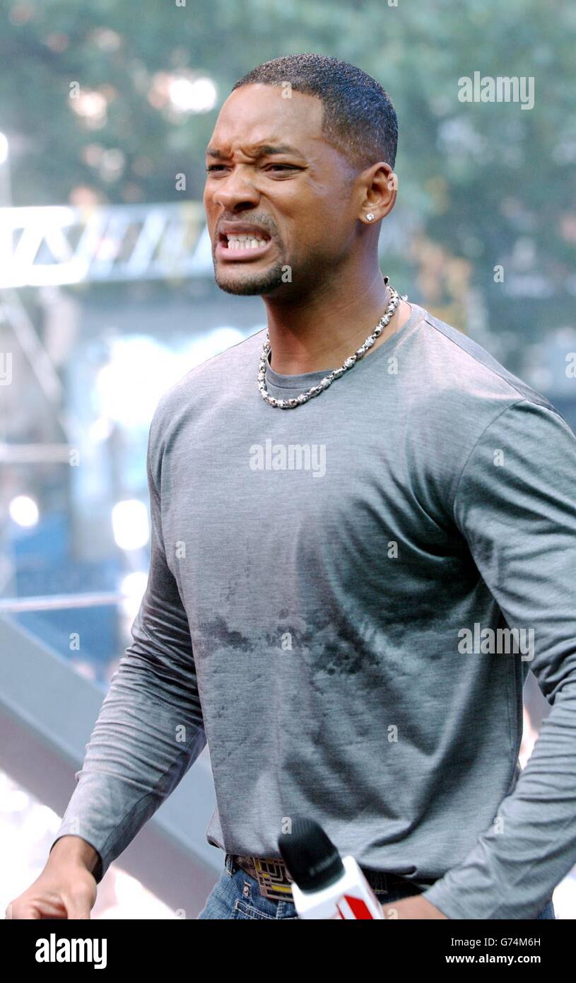 US actor Will Smith during his guest appearance on MTV's TRL - Total ...
