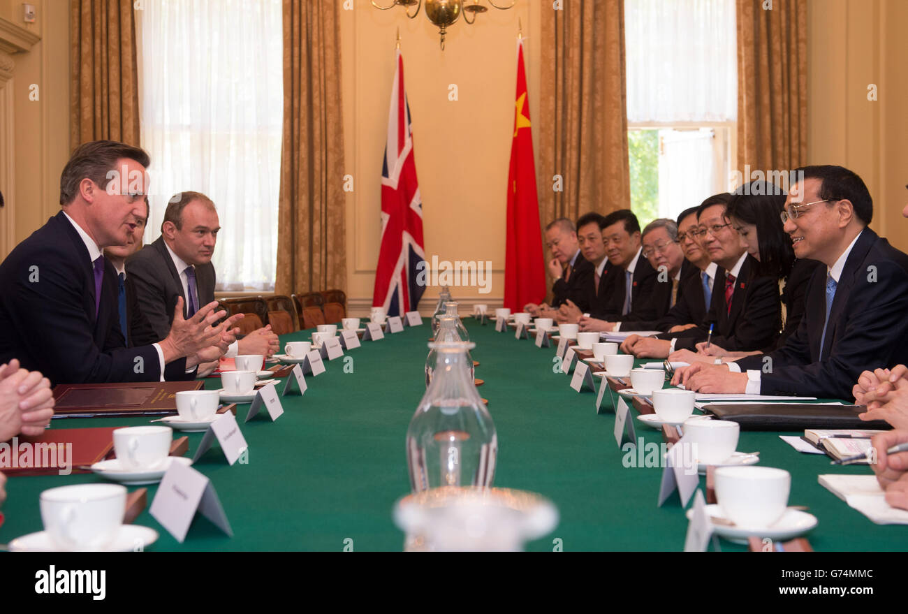 10 downing street cabinet room hi-res stock photography and images - Alamy