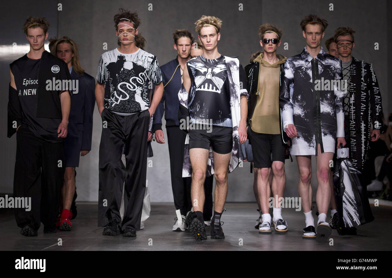 Consumer fashion catwalk runway models modelling designer designs full ...
