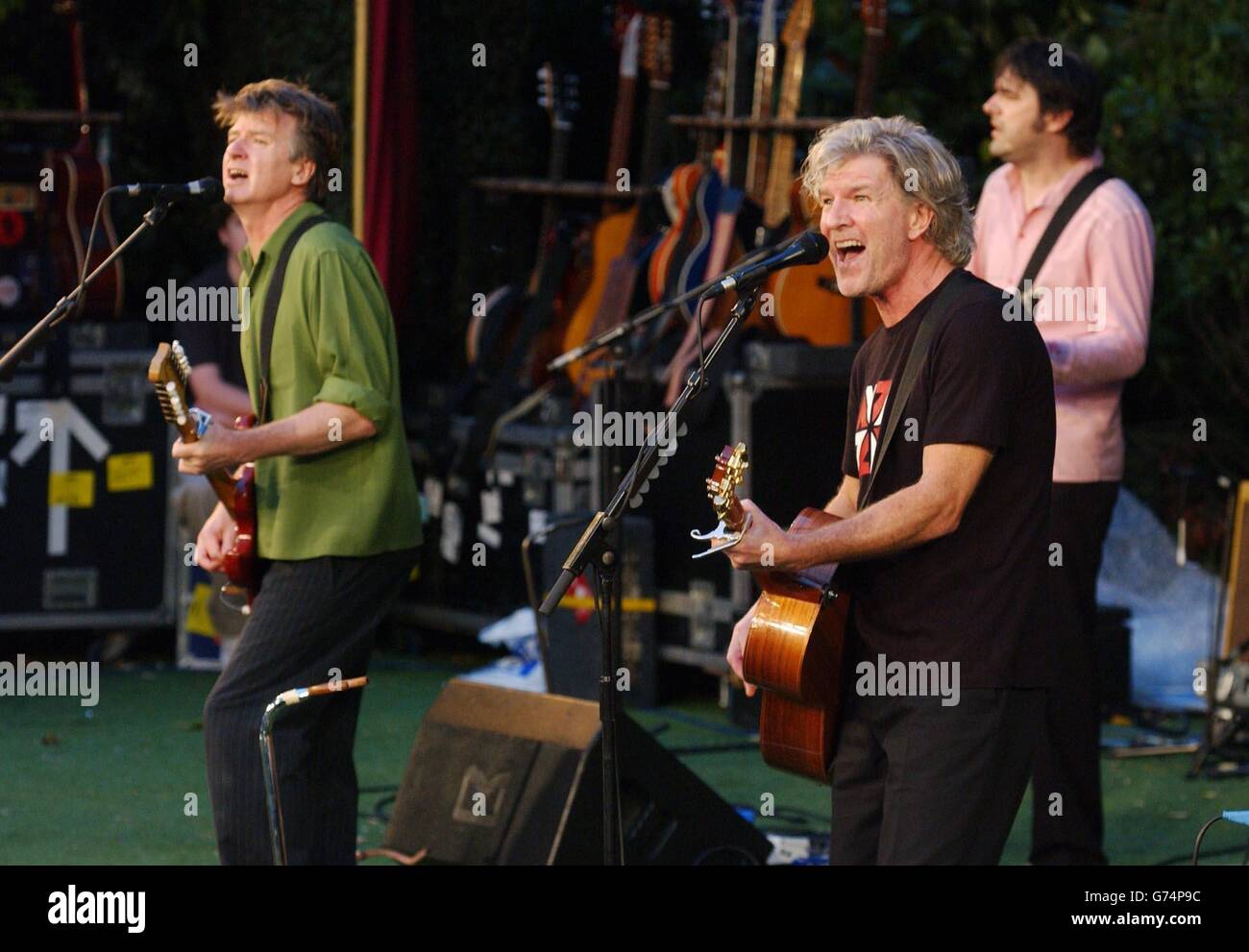 The Finn Brothers in Regents Park Stock Photo - Alamy