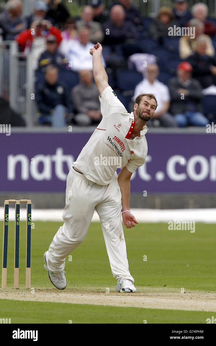 Tom smith cricket hi-res stock photography and images - Alamy