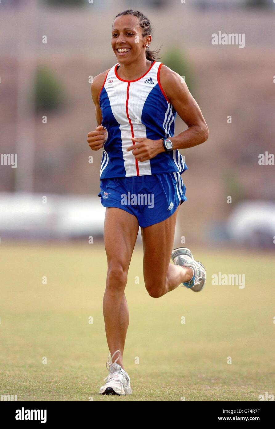 British runner kelly holmes hi-res stock photography and images - Alamy