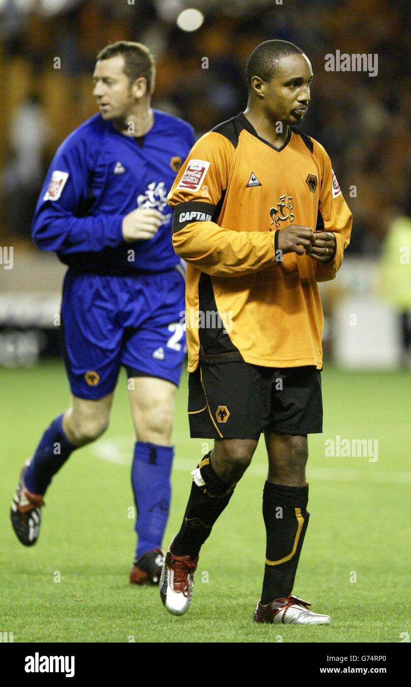 Wolverhampton Wanderers' capatin Paul Ince (right) and goalkeeper Paul ...