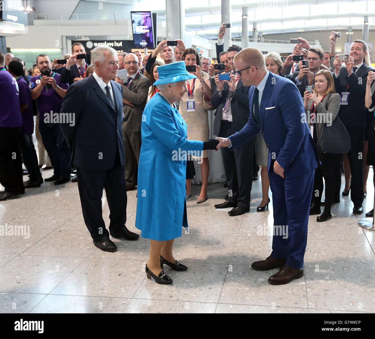 Queen elizabeth terminal heathrow hi-res stock photography and images ...