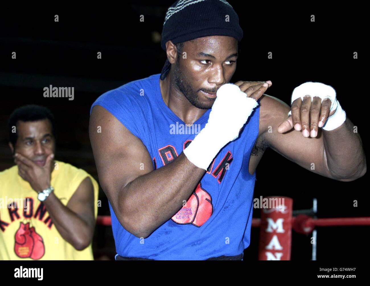 Hasim rahman lennox lewis hi-res stock photography and images - Alamy