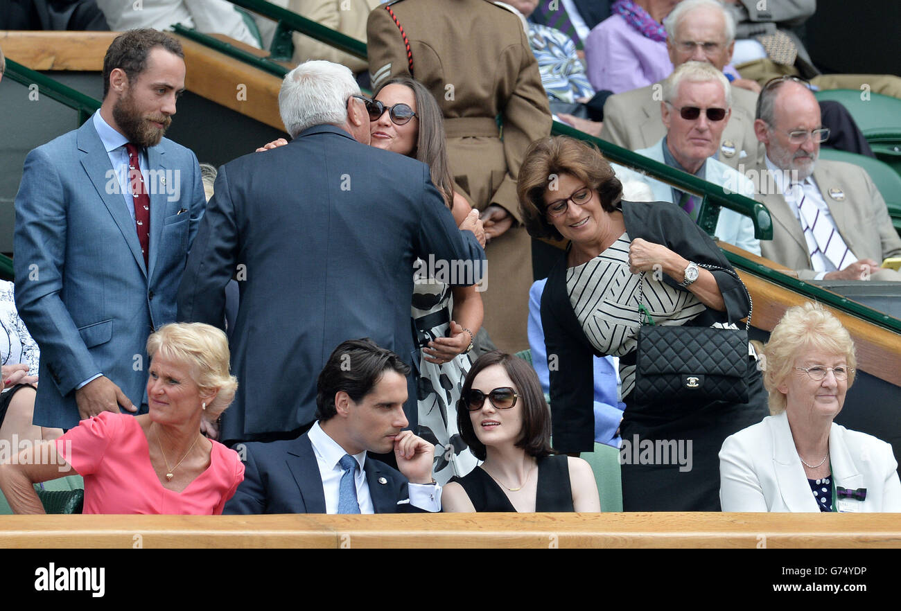 Pippa Middleton kisses Robbie Federer, father of Switzerland's Roger ...