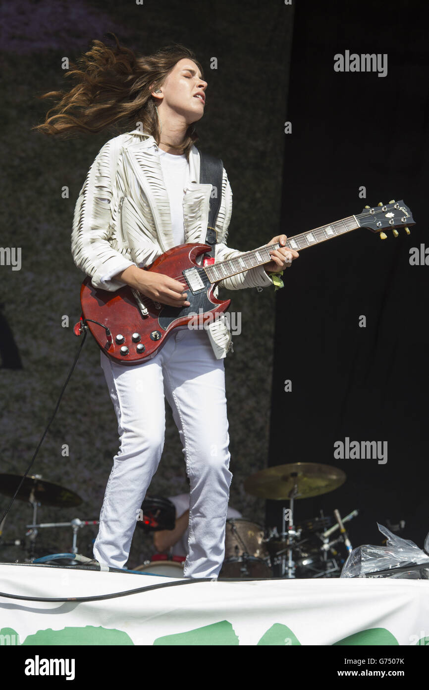 Danielle haim hi-res stock photography and images - Alamy