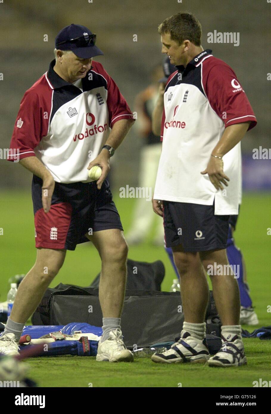 Sport cricket darren gough duncan fletcher hi-res stock photography and ...