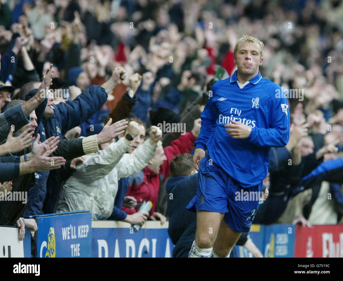 Chelseas eidur gudjohnsen celebrates scoring the second goal hi-res ...