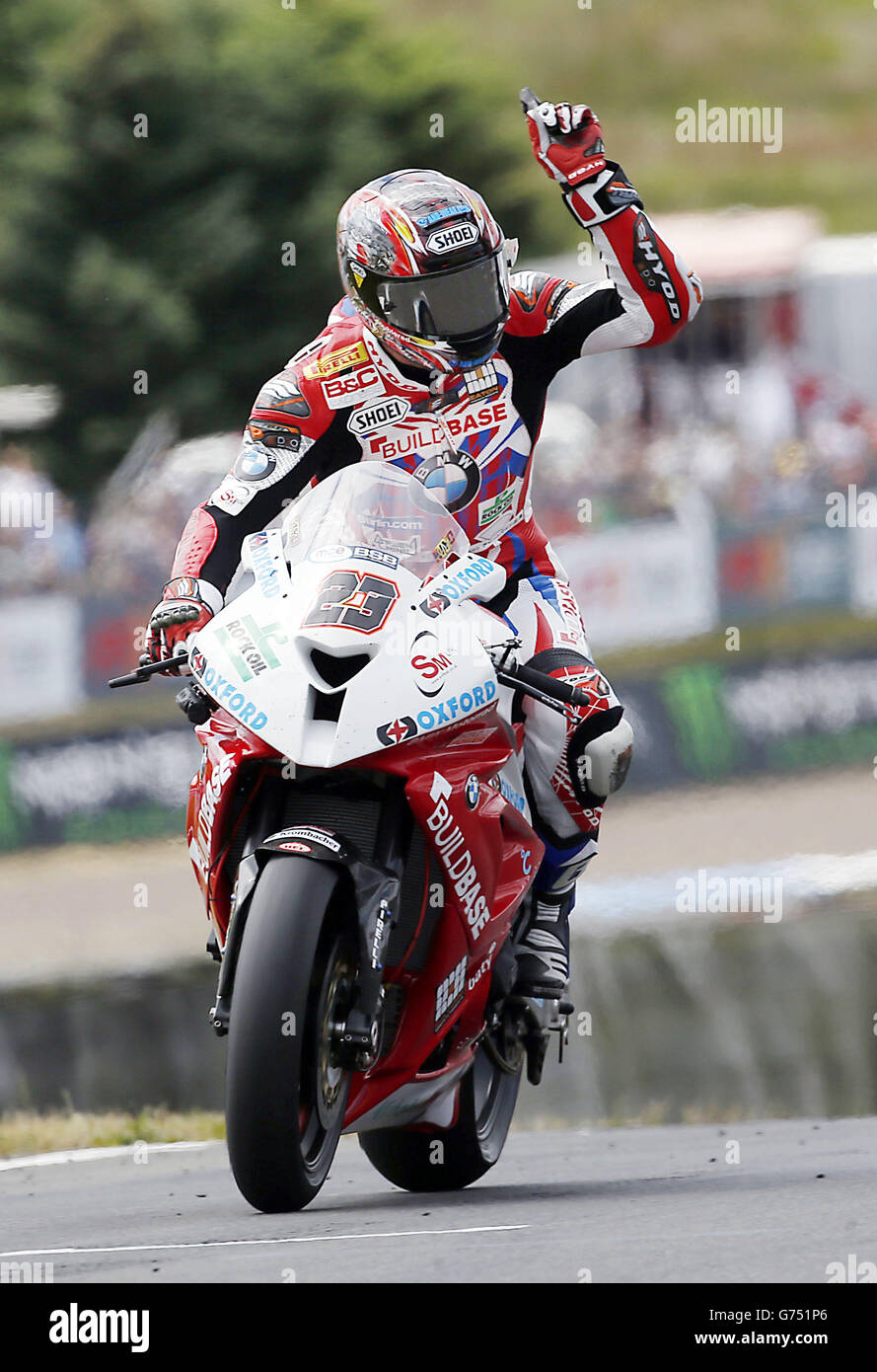 Moto - MCE British Superbike Championship - Race - Knockhill Racing ...