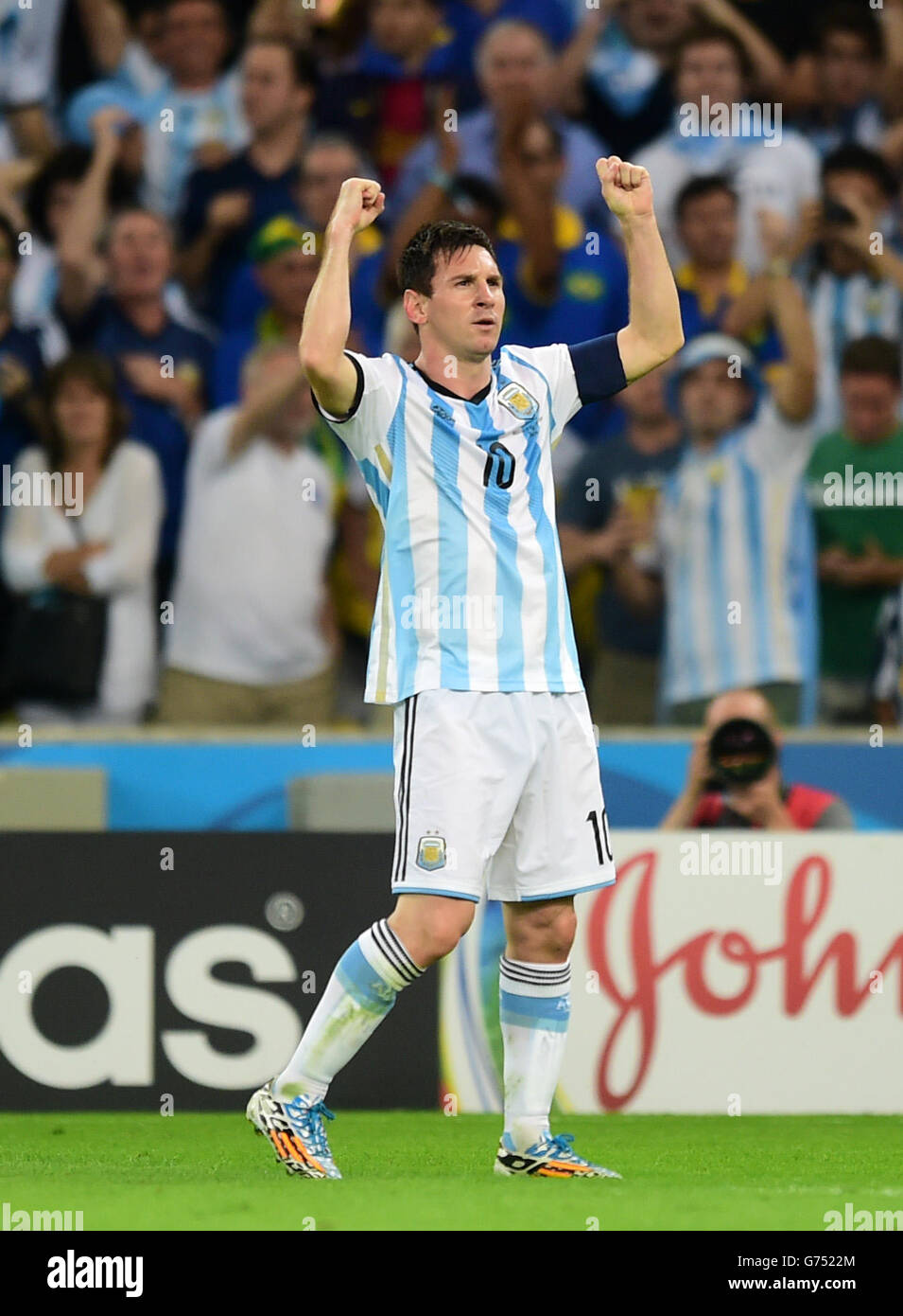 Lionel messi 2014 world cup goal hi-res stock photography and images ...