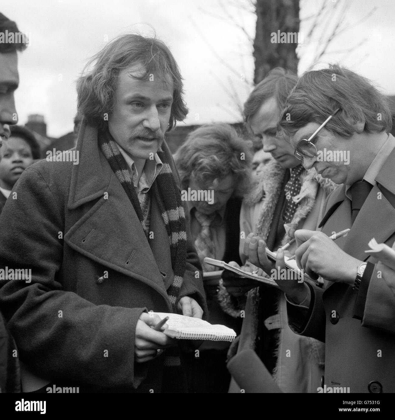 Official act hi-res stock photography and images - Alamy