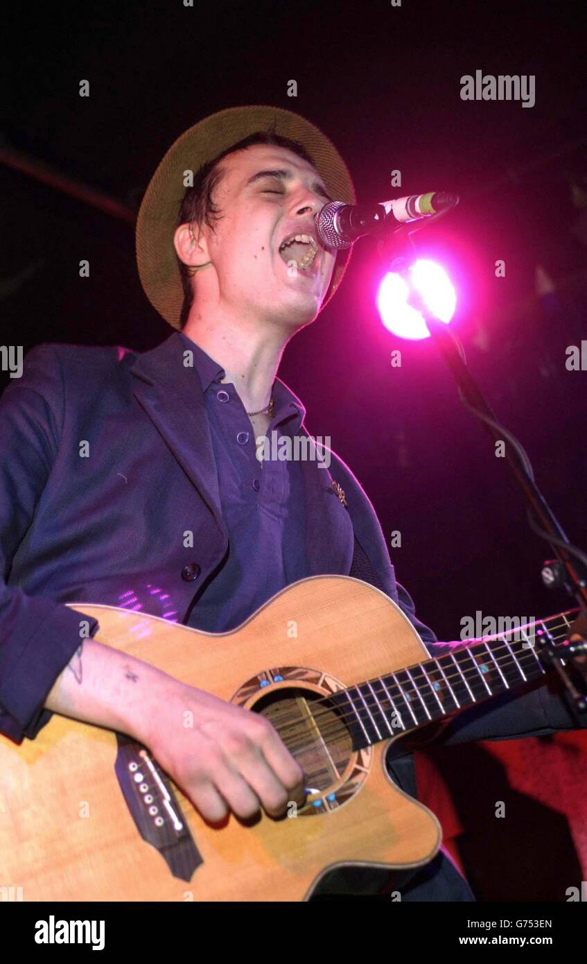 Pete Doherty performs live Stock Photo - Alamy