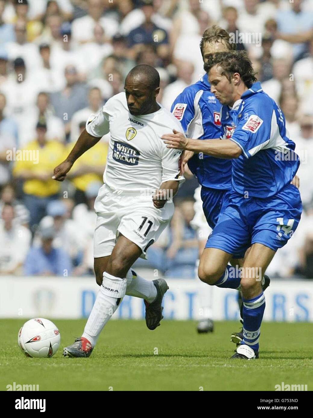 Leeds United's Julian Jochim (l) and Derby County's Richard Jackson in ...