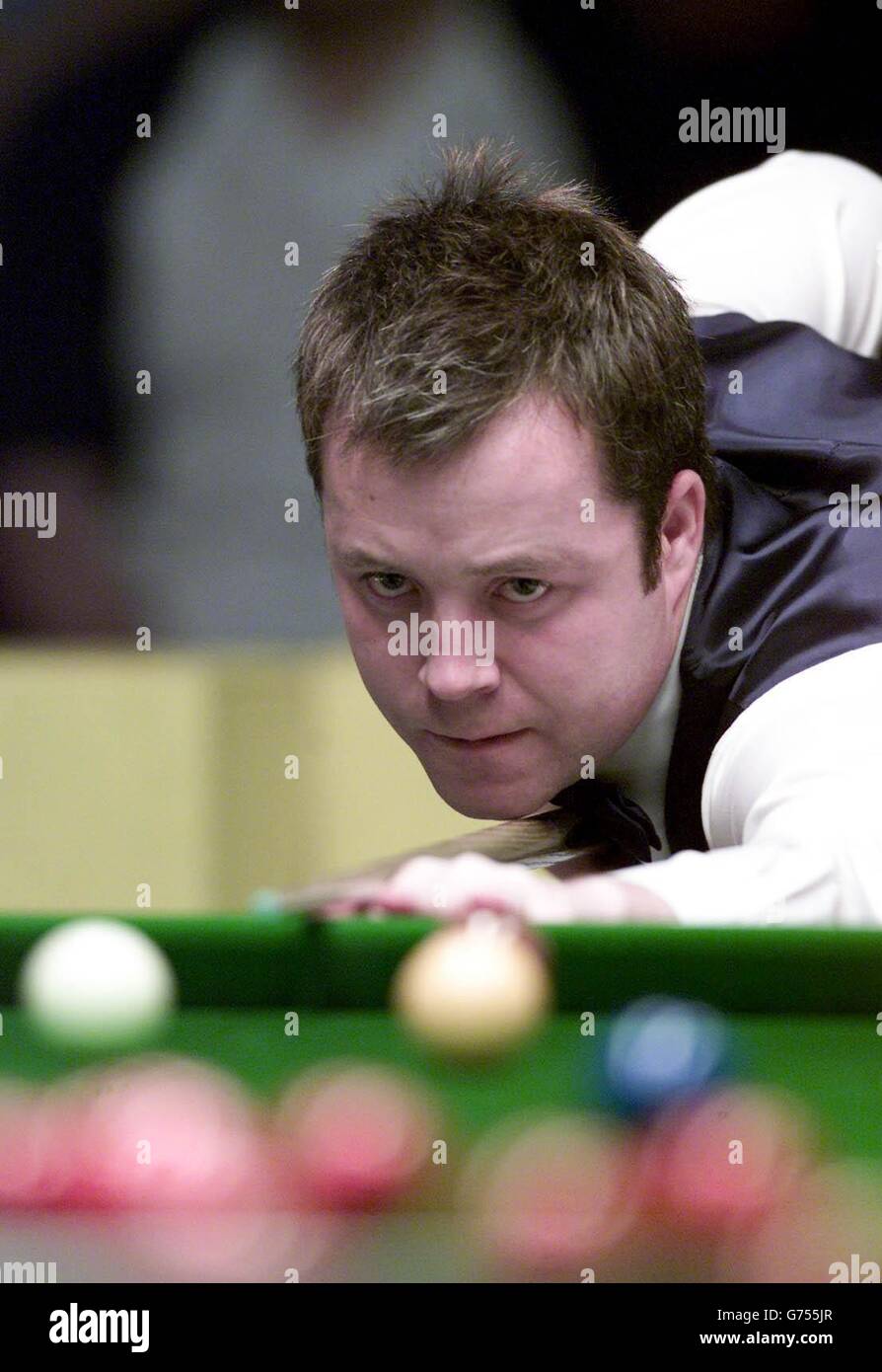 John Higgins during his game with David Gray in a best of 9 frames ...