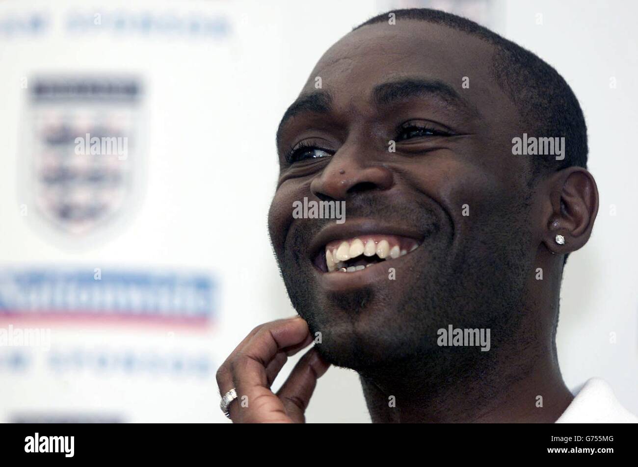 Manchester united footballer andy cole hi-res stock photography and ...