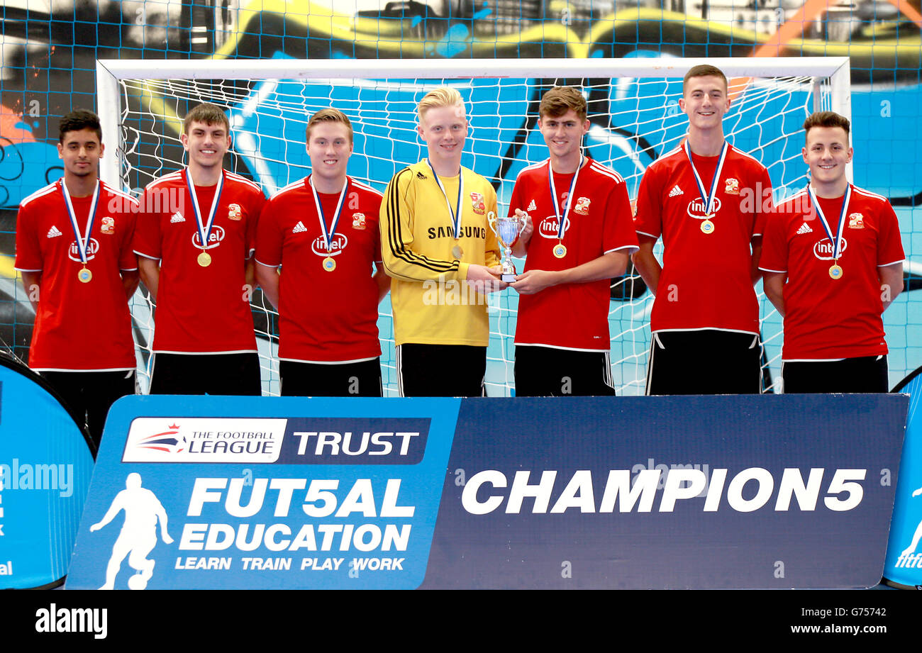 Swindon town football team hi-res stock photography and images - Alamy