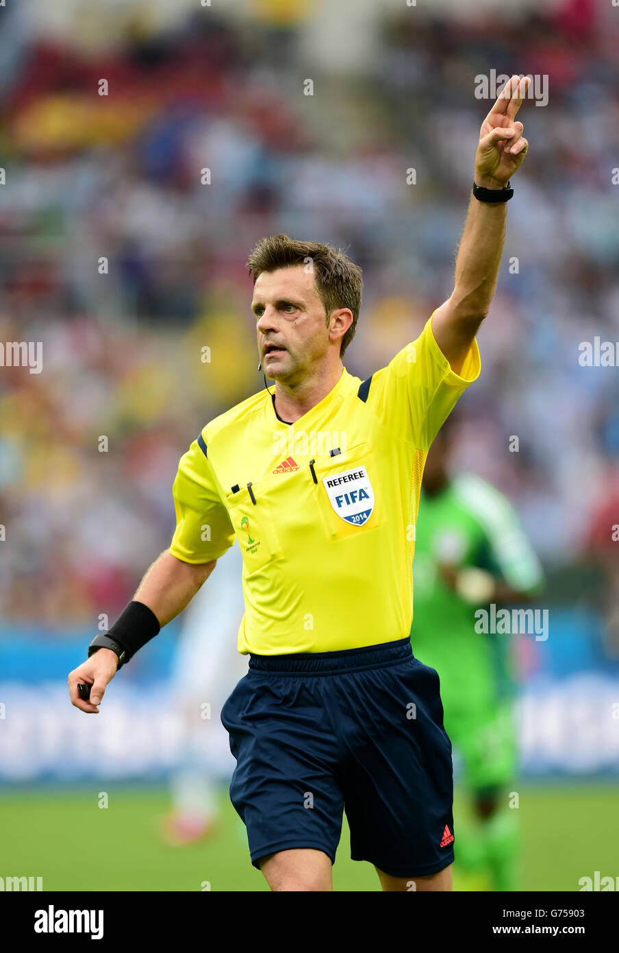 Nicola rizzoli referee hi-res stock photography and images - Alamy