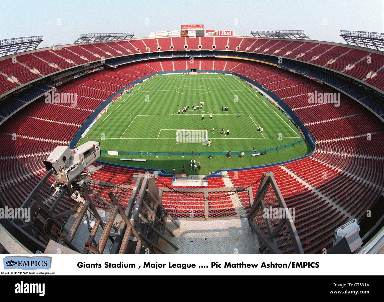 Soccer usa major league soccer giants stadium hi-res stock photography ...