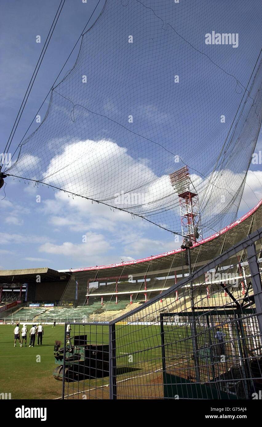 Indian crowd cricket stadium hi-res stock photography and images - Alamy