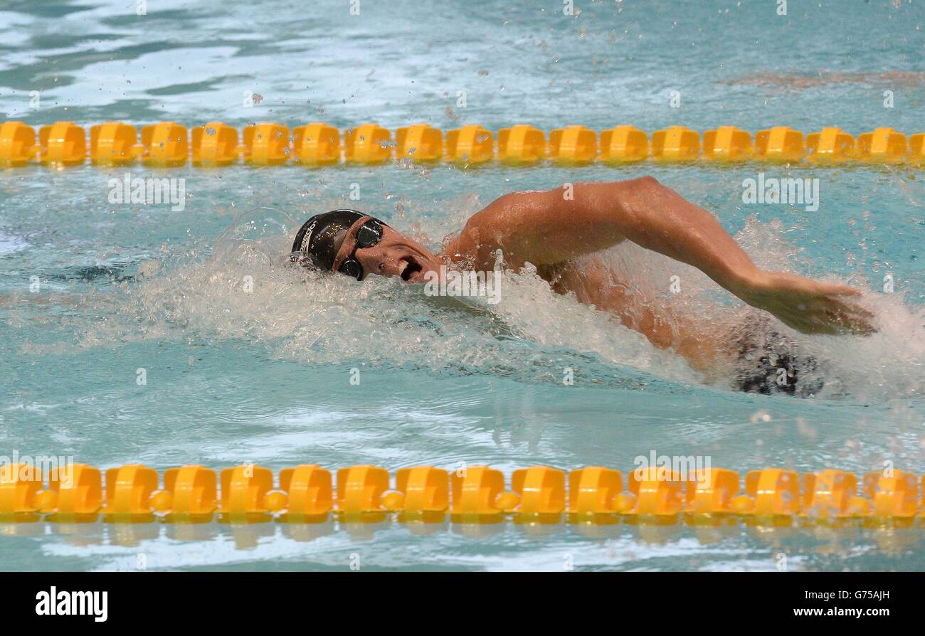 Mens 200m heat three hi-res stock photography and images - Alamy