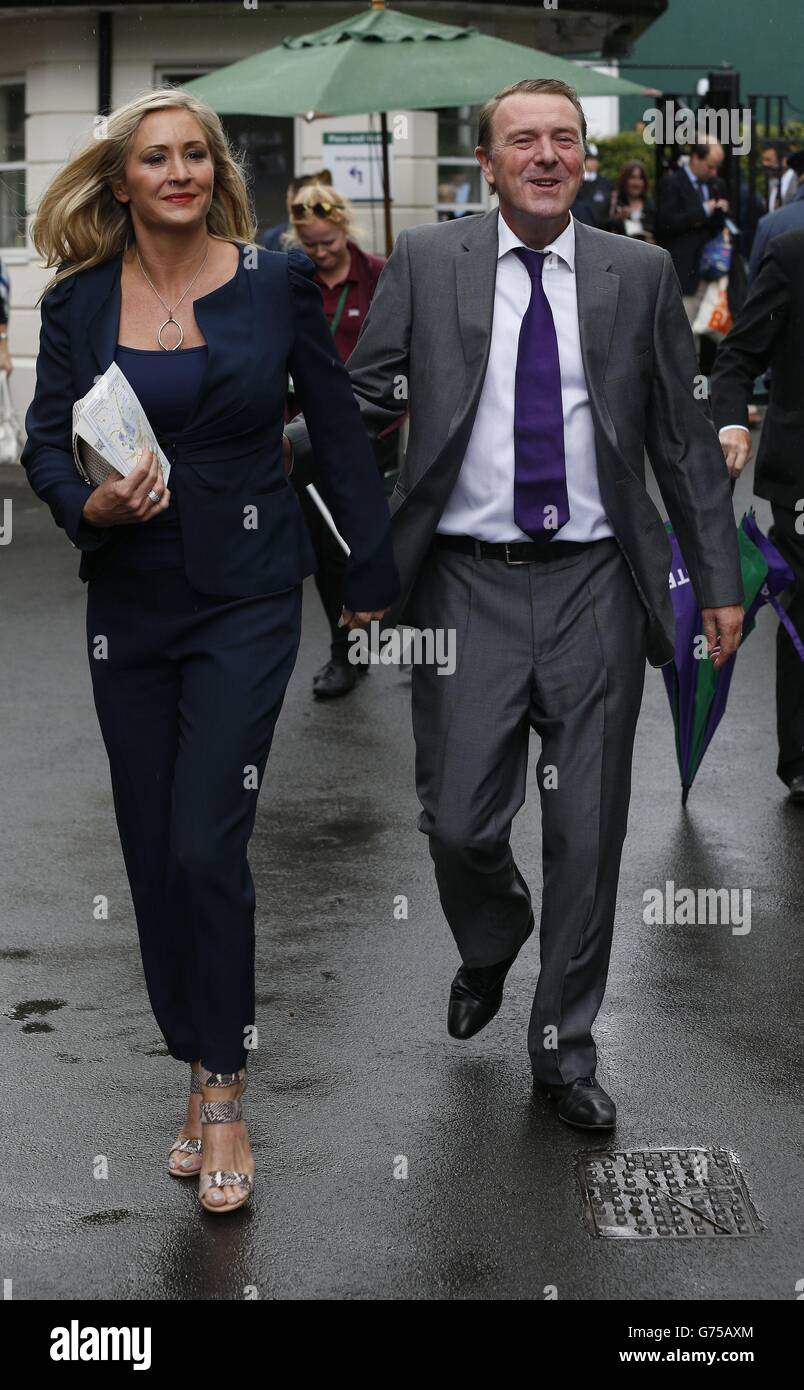 Phil tufnell wife dawn tufnell hi-res stock photography and images - Alamy