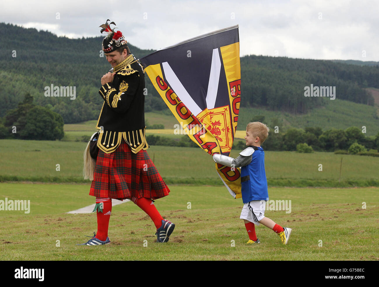 Brian Roy and son William from Larkhall arrive for the Battle of ...