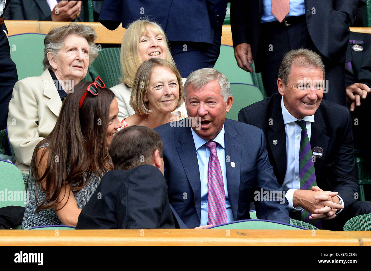 Fiona Ferguson and Sir Alex Ferguson speak to AELTC chairman Philip ...