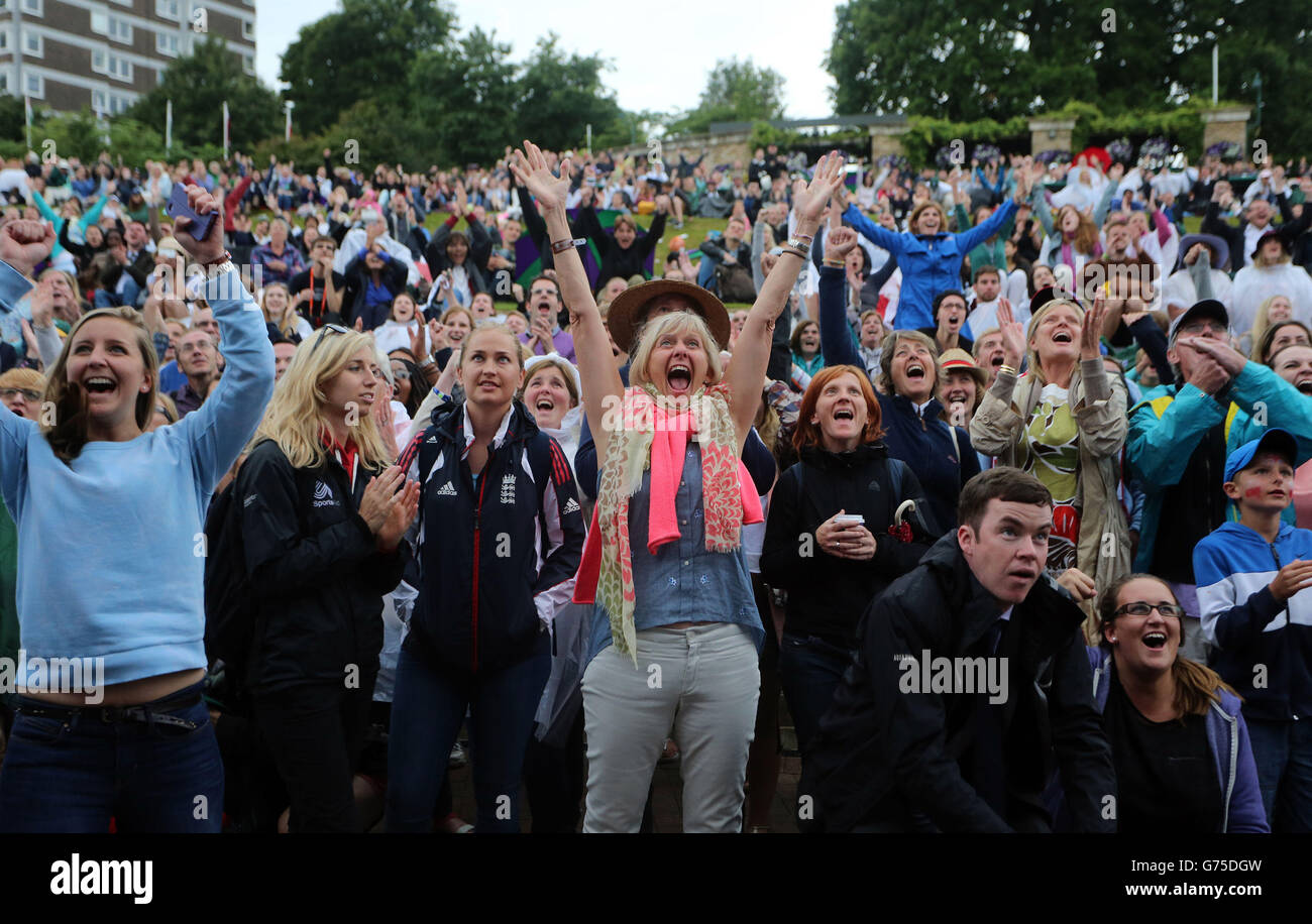 Fans on Murray Mount celebrate as Great Britain's Andy Murray wins his ...