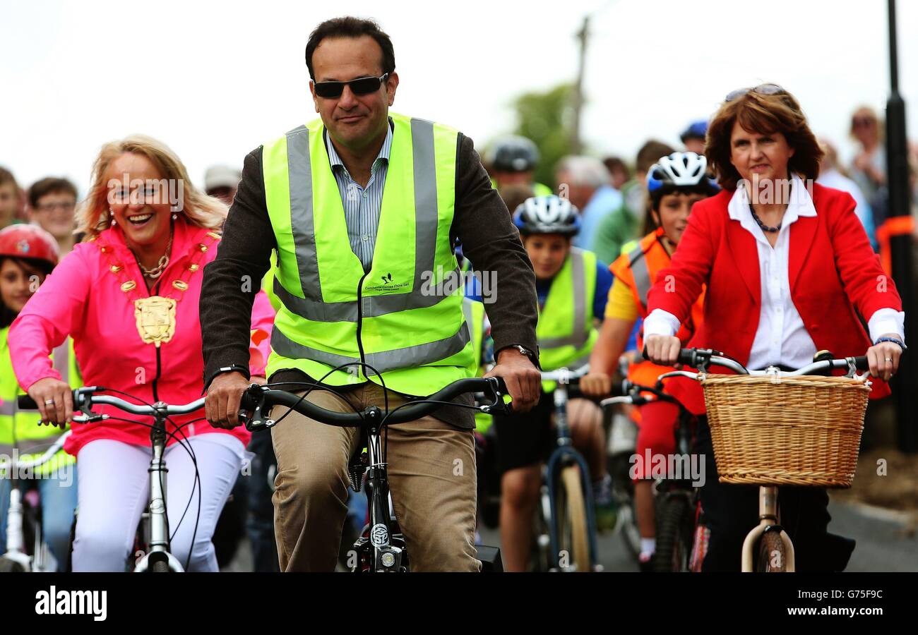 News irish greenway hi-res stock photography and images - Alamy