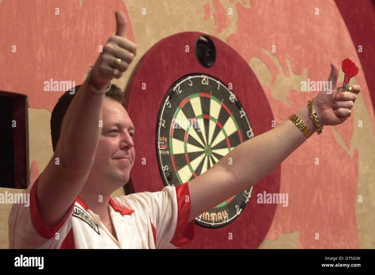 Colin monk darts hi-res stock photography and images - Alamy