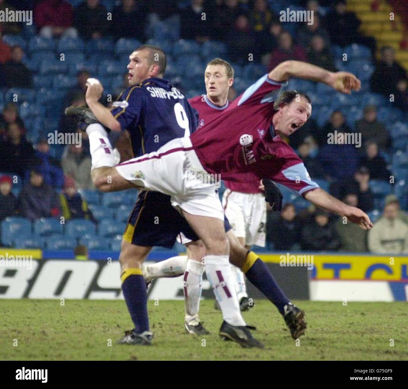 Sport football action neil shipperley hi-res stock photography and ...