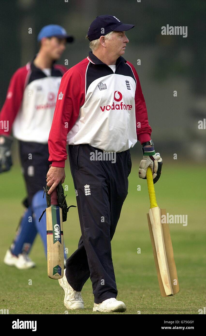 Action sport cricket duncan fletcher hi-res stock photography and ...