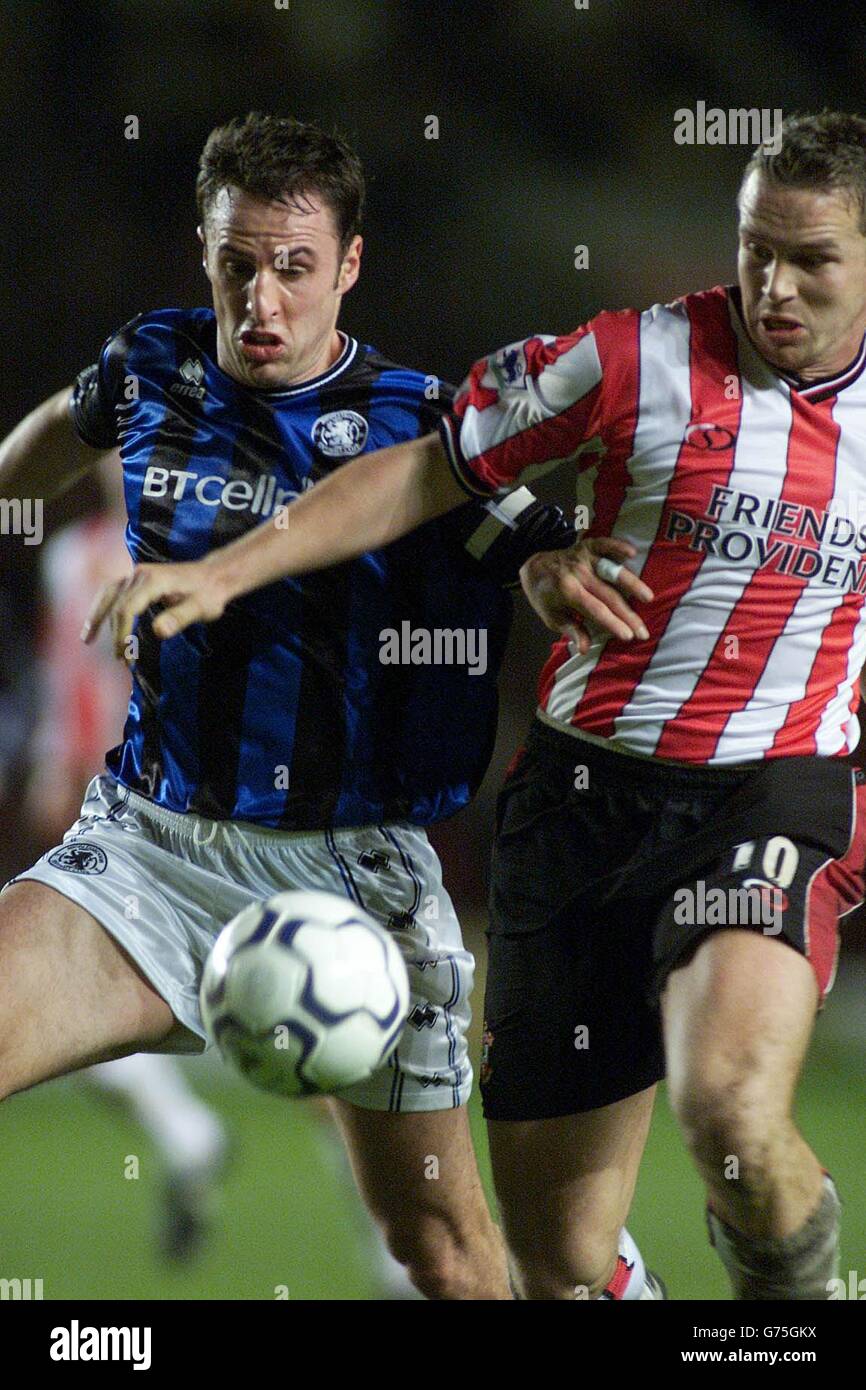 Kevin Davies (left) of Southampton and Gareth Southgate of ...