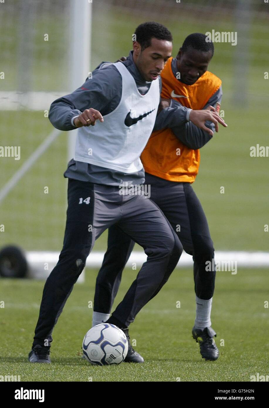 Football f l full length training thierry henry hi-res stock ...