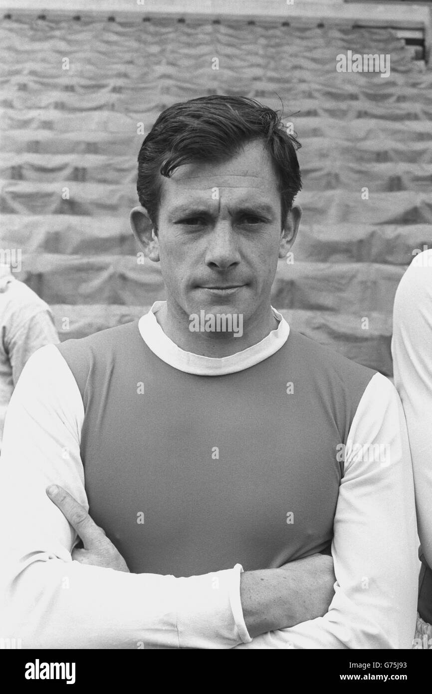 The sheffield wednesday forward Black and White Stock Photos & Images ...