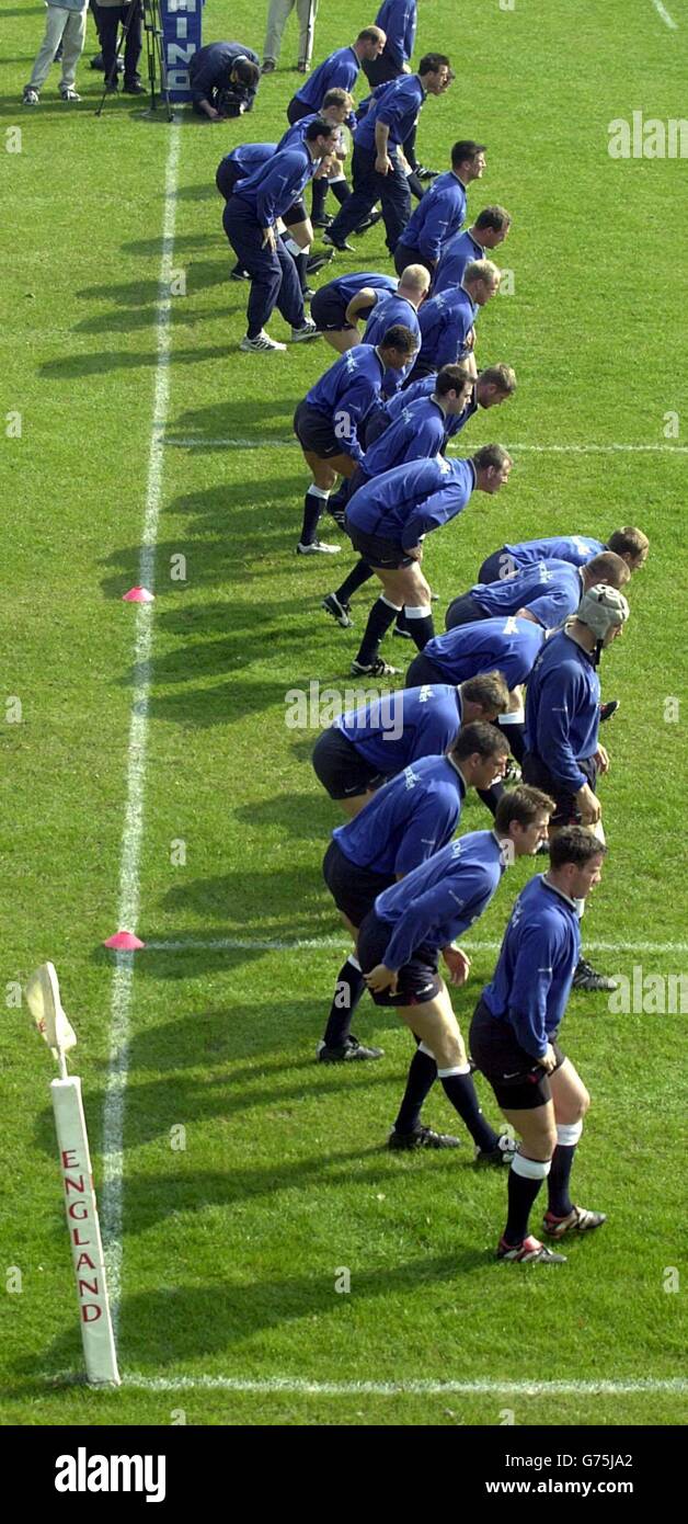 England Rugby Union practice. England warm up for rugby practice at the ...