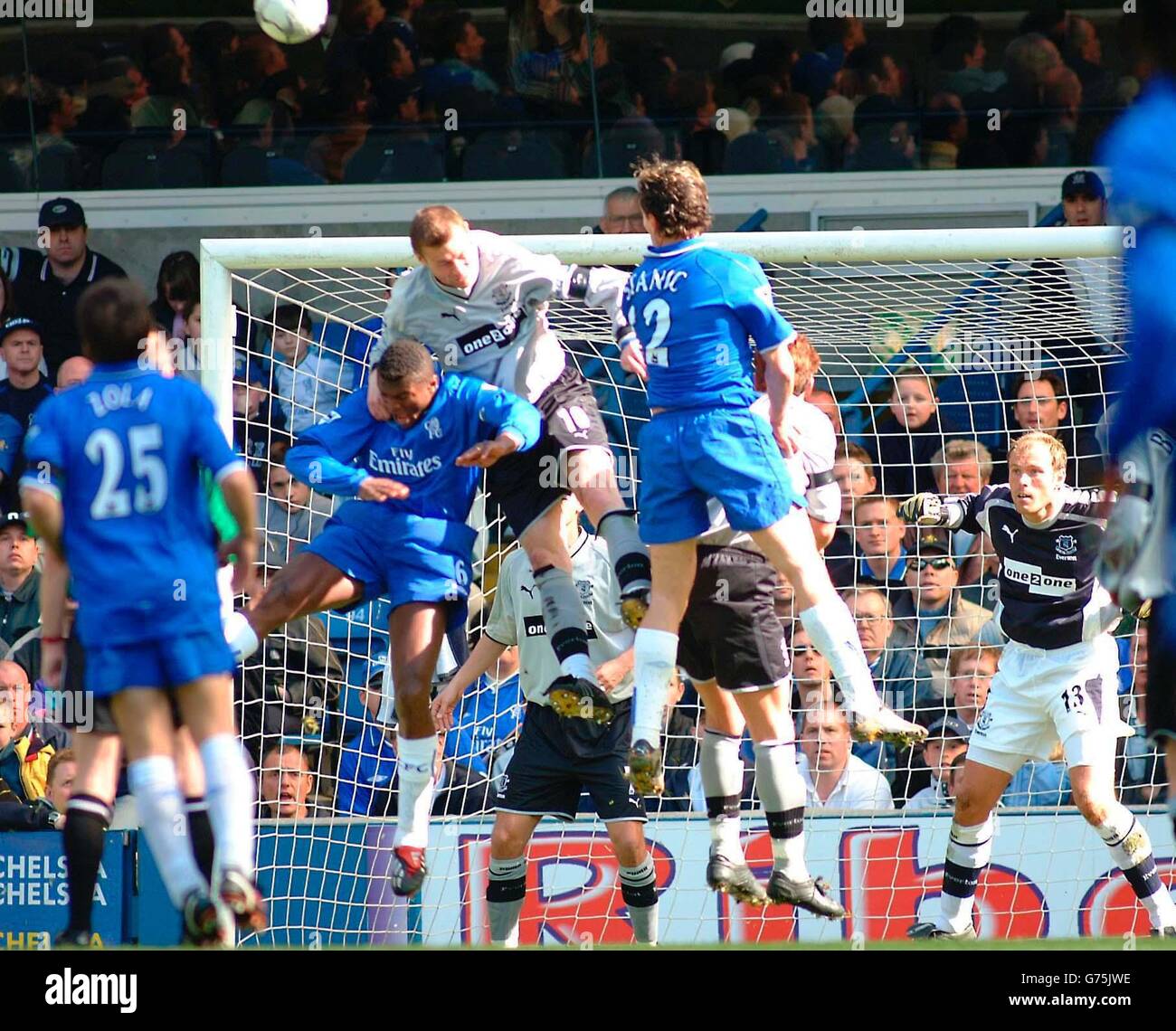 Paul gerrard everton hi-res stock photography and images - Alamy
