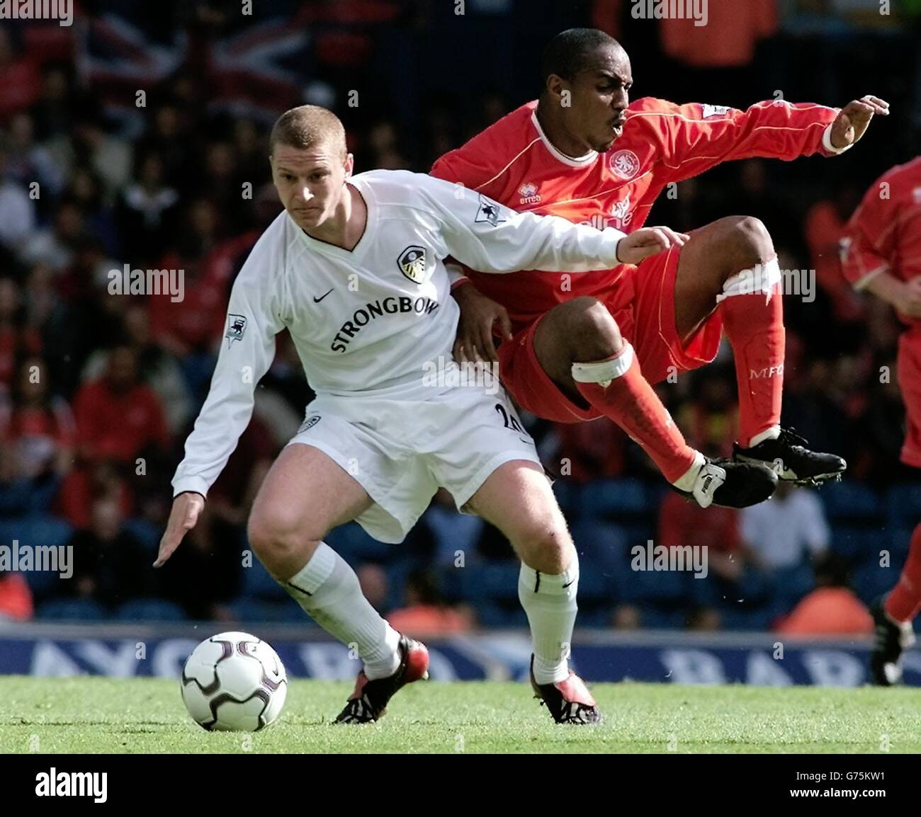 Leeds United's Seth Johnson battles with Middlesbrough's Paul Ince ...