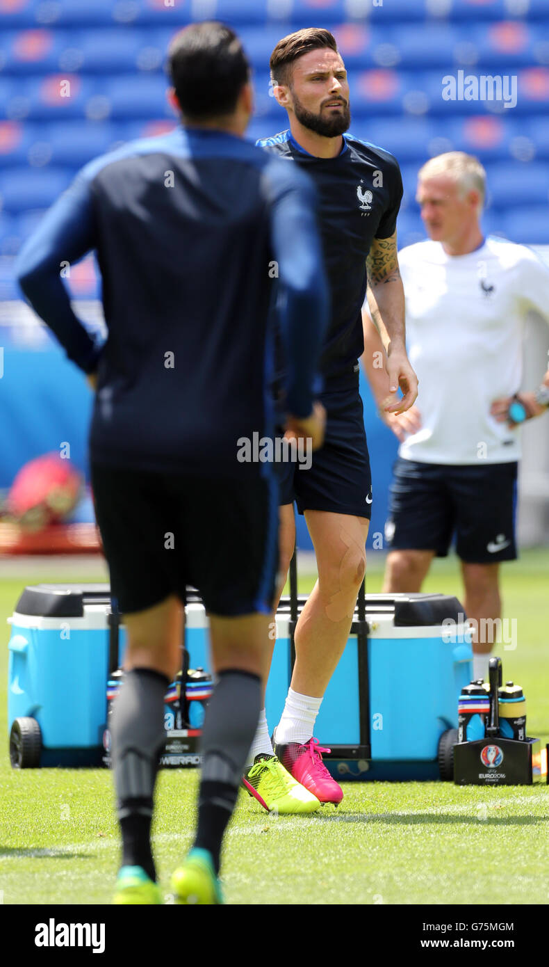 France's Olivier Giroud during a training session at the Stade des ...